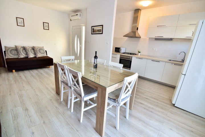 Bon Prix, Confortable, Parking. - Croatia