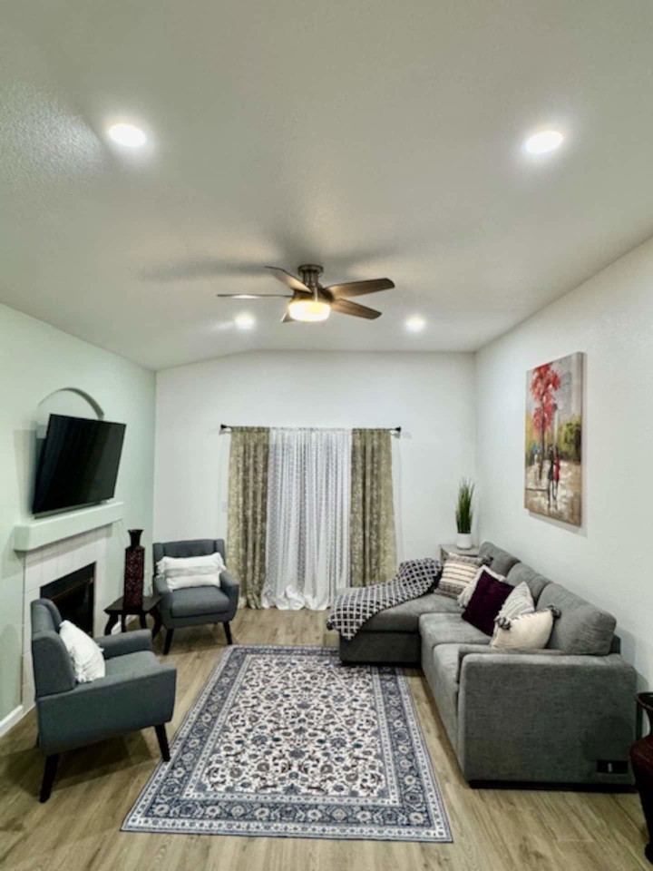 "Bright, High Ceilings For A Calm, Peaceful Stay." - Stockton, CA