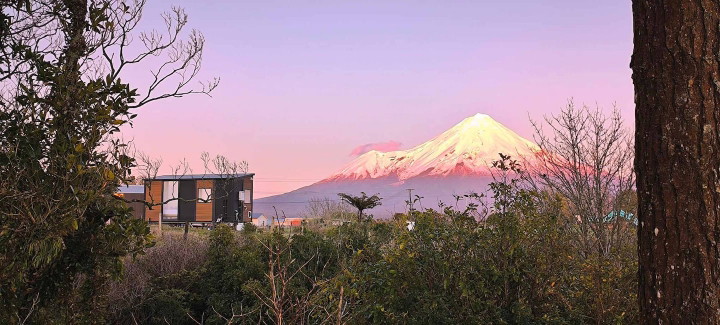 Taranaki Creekside Kiwi By Tiny Away - Stratford, New Zealand