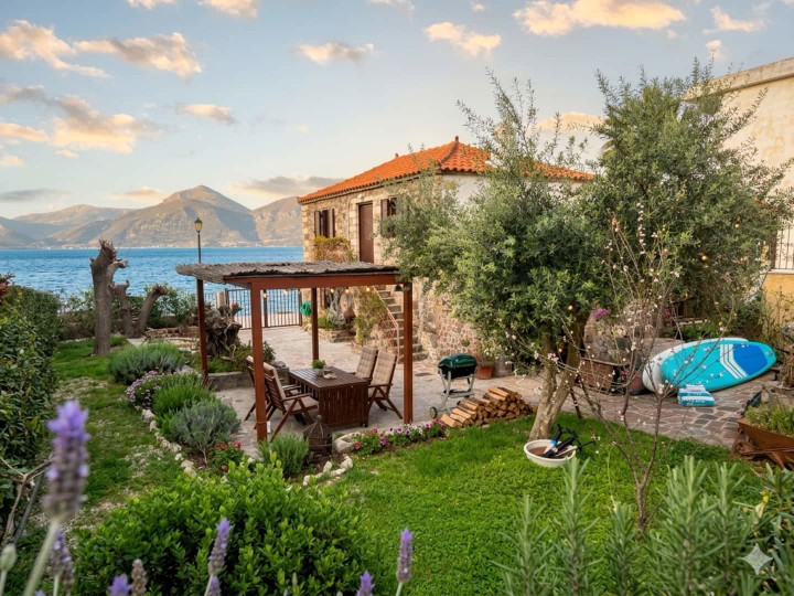 Stone Cottage By The Sea Vathy Methana By Boubia - Grecia