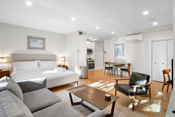 Charlesgate Suites: Lower Level Suite - Boston, MA