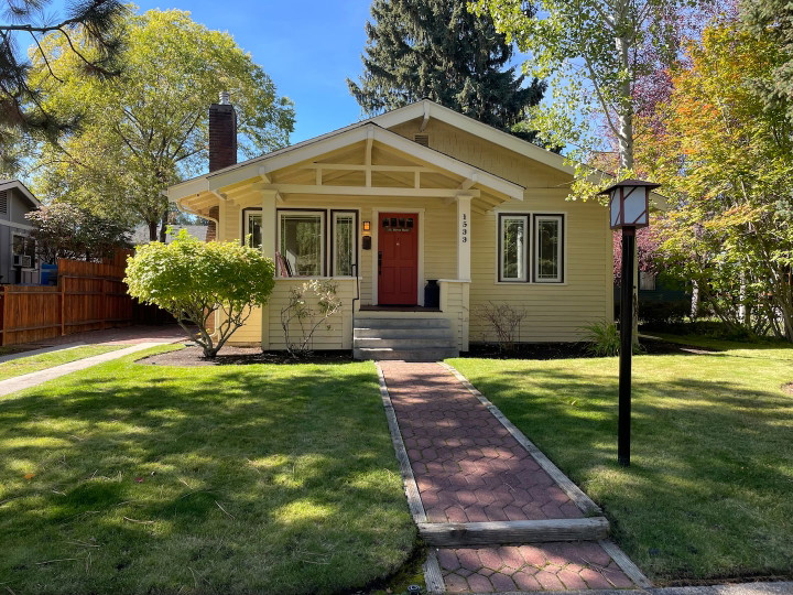 The River Run Cottage: Centro Histórico Y Río Deschutes Con Hot Tub - Oregón