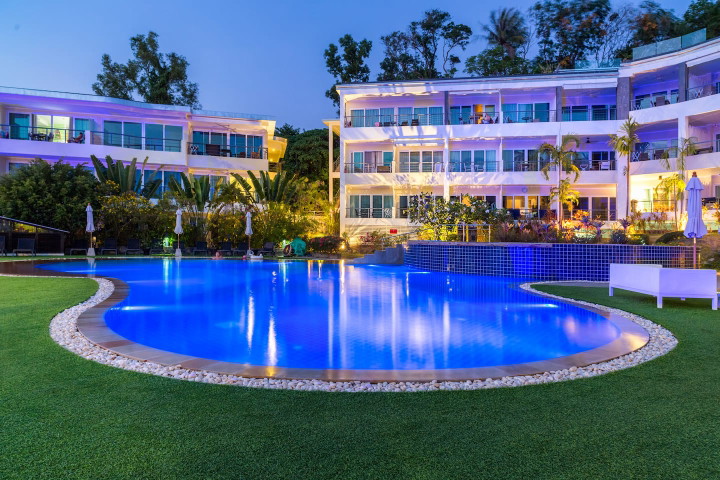 Apartment Overlooking The Pool And The Sea @Karon  650 M - Thailand
