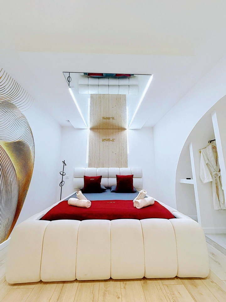 Love Room Jacuzzi, Sauna, Clim & Pièce Secrète - Aniane