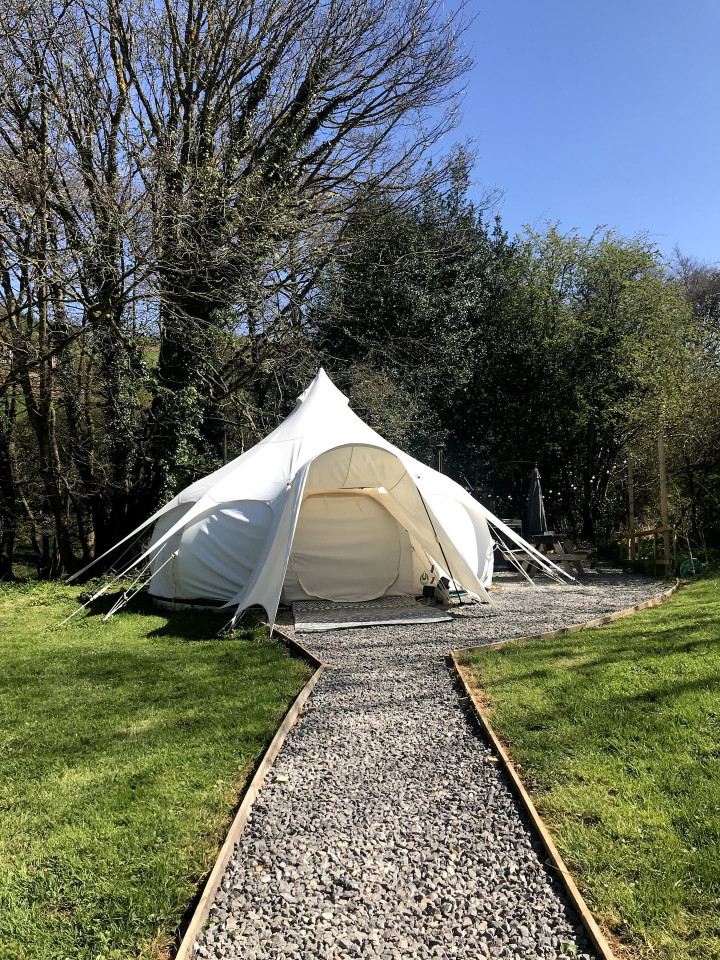 Jenny Wren - Lotus Belle Dome - Wood Fired Hot Tub - Yorkshire