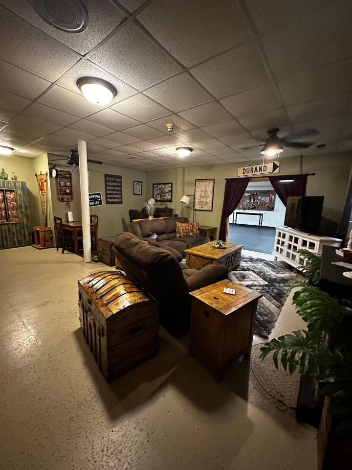 Campus Crest Suite - One Of A Kind Upscale Living - Eau Claire, WI