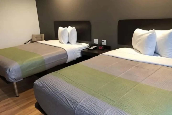 Dual Queen Beds | Near I-210 | 3mi From Airport - Lake Charles, LA