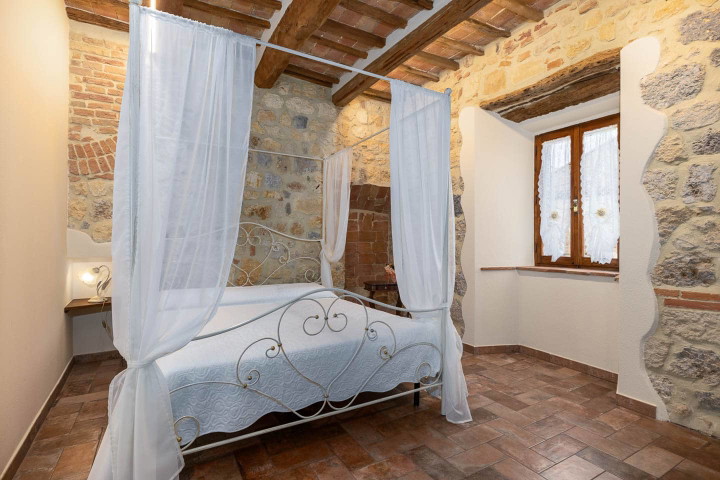 Luna Romantic Bedroom In Monteriggioni - Monteriggioni