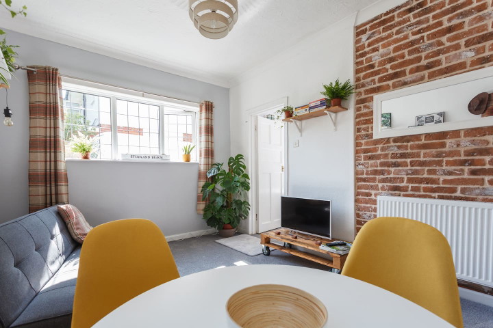Cosy Minimalist Bolt Hole - Poole
