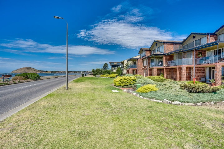 Franklin Apt 3 'By The Sea' - Encounter Bay Views - Victor Harbor