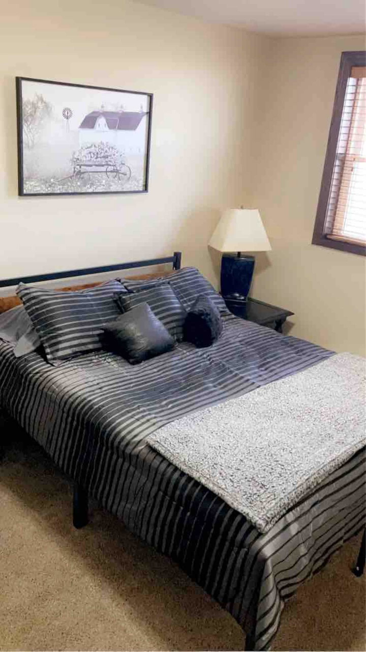 Hchideaway-hunters Hideout-clean -Licensed - Aberdeen, SD
