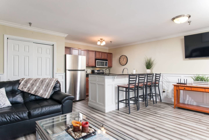 Updated 1 Bedroom Condo Across From Winnipesaukee - Laconia, NH