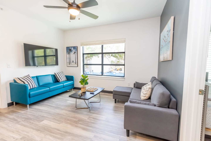 2br Condo Steps From Mouratoglou Academy | Courts - Zephyrhills, FL