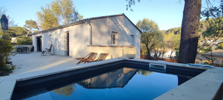 Haut De Maison Sans Vis à Vis, Piscine, 3ch, Calme - La Roque-d'Anthéron