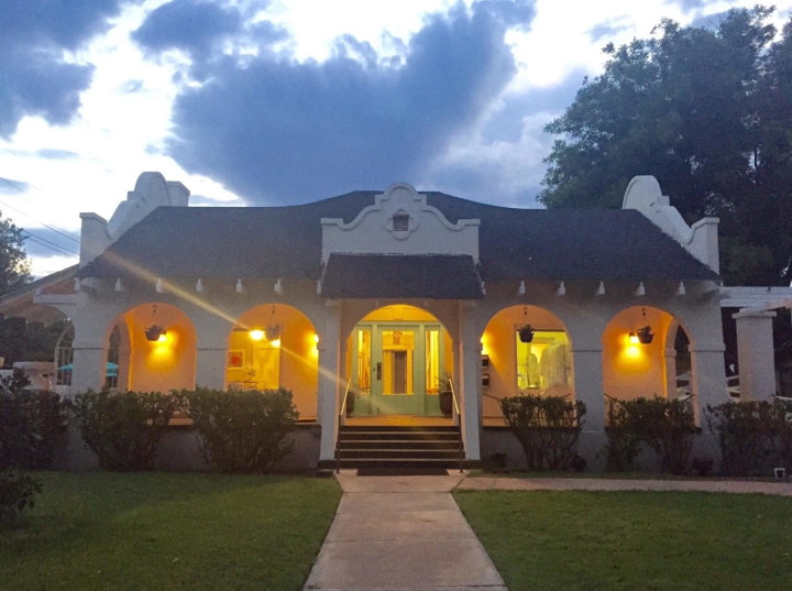 The Palace, Hot Tub, Sauna & Mini Gym - Roswell, NM