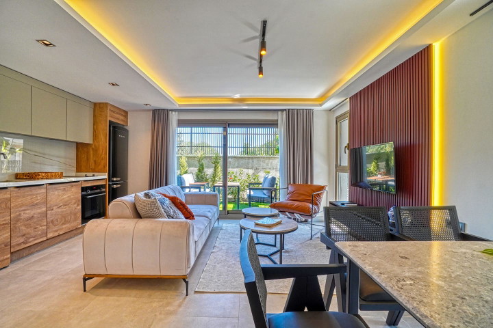 2023 1+1 Apartment With Private Garden And Pool -B2 - Çeşme