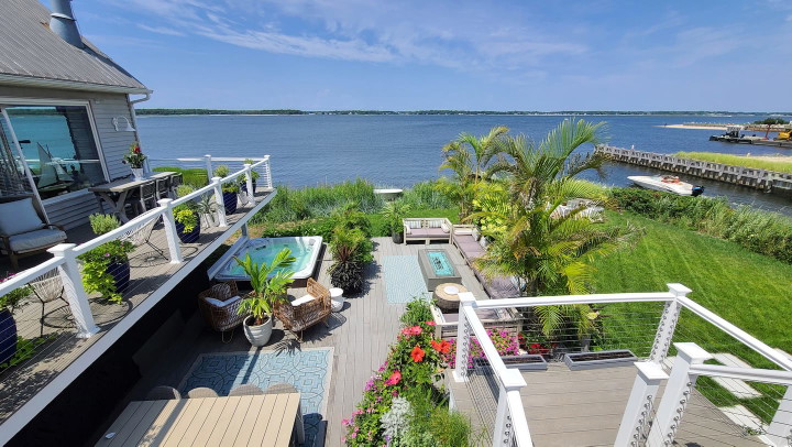 Hamptons Waterfront Escape/ Hot Tub/ Resort Style - The Hamptons, NY
