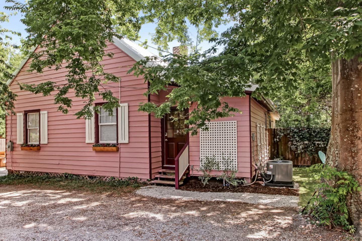 2br Historic Cottage | 4 Blocks To Forsyth Park - Savannah, GA