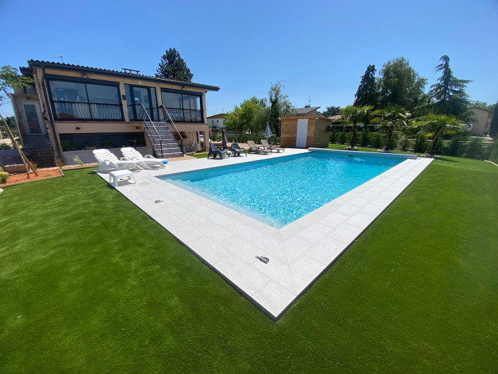 8 Pers. Chez Lhabitant: Piscine+spa+billard+clim - Mâcon