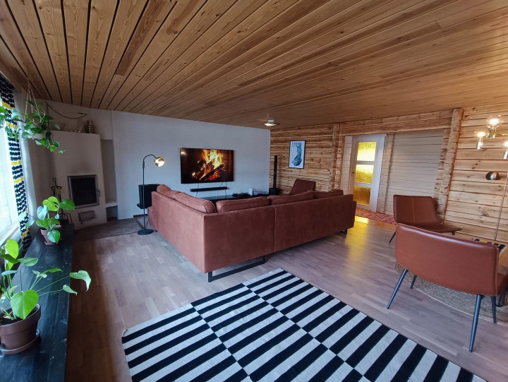 Cozy Lodge Surrounded By Lake - Finlandia
