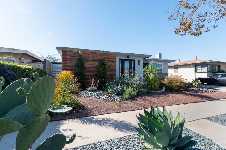 Modern Renovated 3 Bedroom Home W/ Pool Hot Tub - Cypress, CA