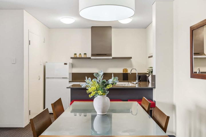 Cozy 2-bedroom Apartment With City Views - Perth