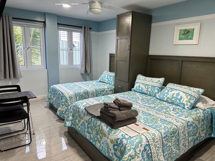 N5 - Queen And Single Beds, 1 Mile From Dowtown - Nassau