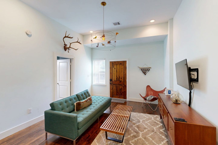 Montrose 2br/2ba · Sleeps 4 · Filtered Water - Houston, TX
