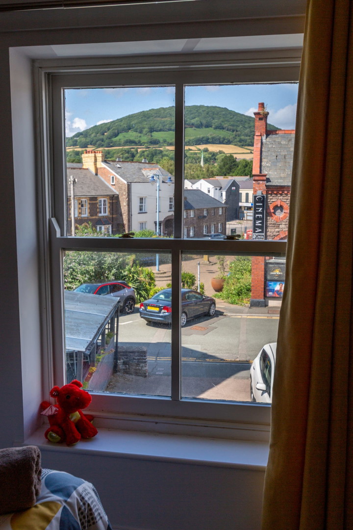 Mycroft 2 Bed Apartment - Abergavenny