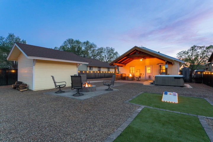 Walking Distance From Downtown - Close To Local Lakes - Large Backyard - Hot Tub - Williams, AZ