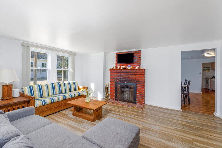 Walk To Beach: Prime Location Apartment + Cottage - Long Beach Island, NJ