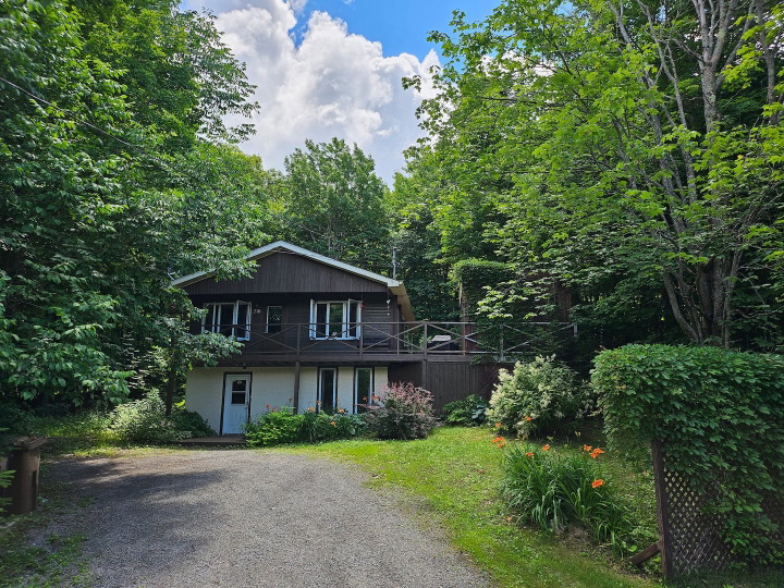 The Charming Wooded With Spa And Veranda - Saint-Sauveur