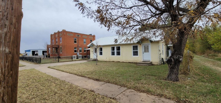 Sheriff's House Next To Jailhouse - Memphis, TX