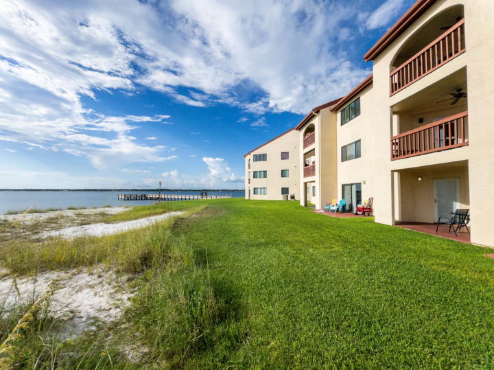 Pelican's Paradise - Navarre, FL