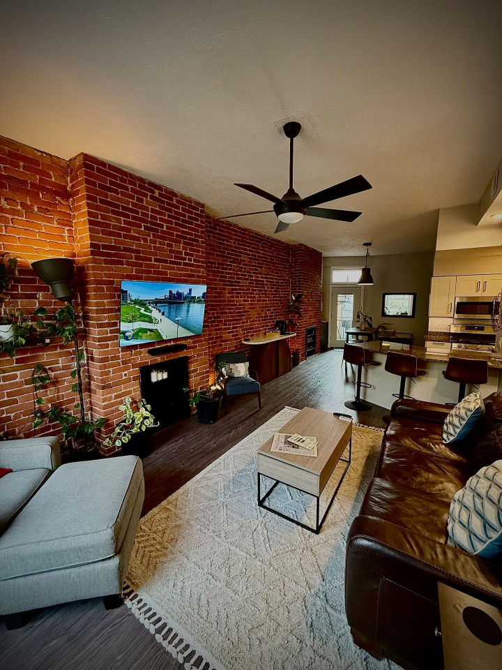 Clean, Cozy & Walkable Condo W/ Luxury Upgrades - Pittsburgh