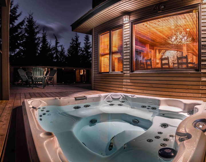 Ultimate Ski-in&out| Private Hot Tub I Fireplace - Whistler