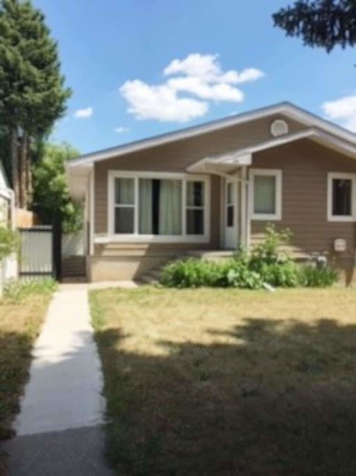 Close To Downtown 3 Bedroom Duplex - 艾伯塔