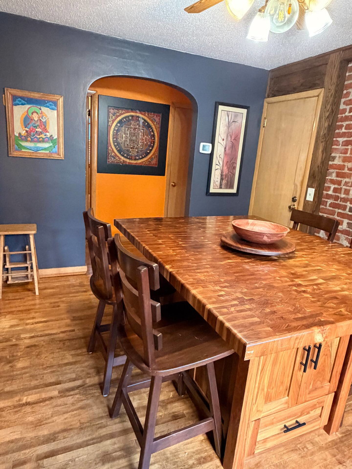 Buddhas Garden - Contemplative, Comfortable Flat - La Crosse, WI