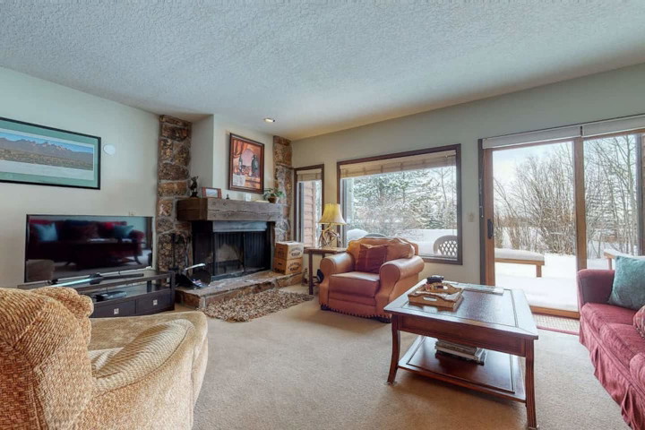 Gorgeous 2br Mountainview Jackson Hole | Deck - Jackson Hole, Wyoming