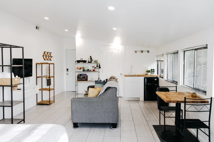 Charming Modern Studio Space, Bethel Friendly - Redding, CA