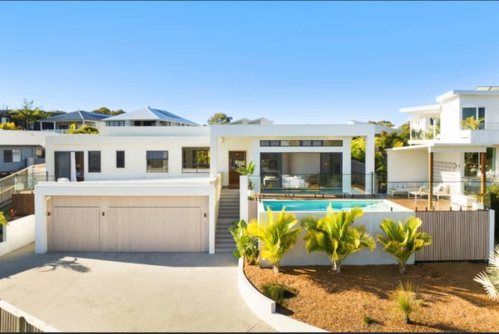 Palm Springs - In Peregian Springs. - Coolum Beach