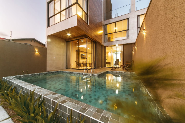 Premium House | Indoor Pool + Fireplace - Balneario Camboriú
