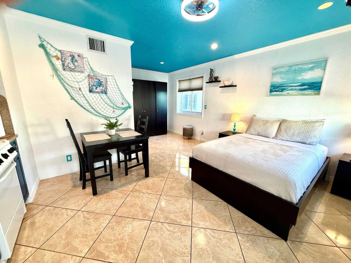 Big Beach Studio With Free Parking! - Dania Beach, FL