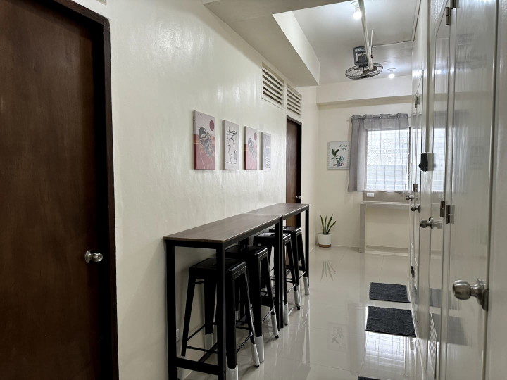 City Center Unit 8 For Large Group | Sleeps 5-11 - Bacolod
