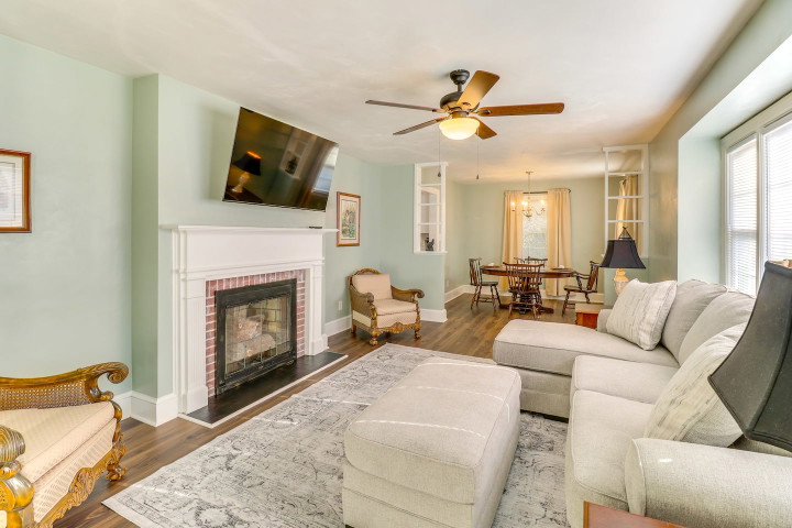 Walk To Chowan University: Dog-friendly Retreat - Murfreesboro, NC
