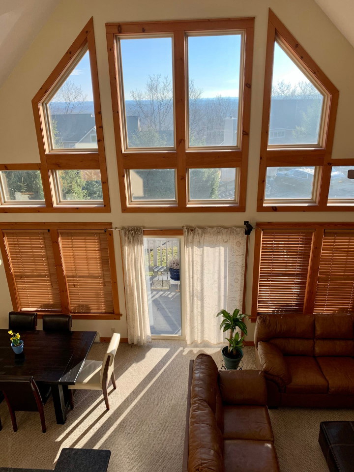 Beautiful Mountain House With Incredible Views Of The Pocono Mountains. - Tannersville, PA