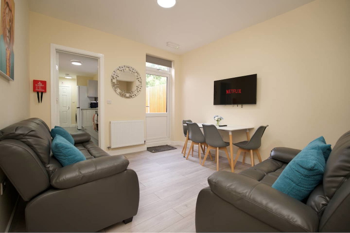 Hastings Manor - Free Netflix, Parking & Wifi - Coventry