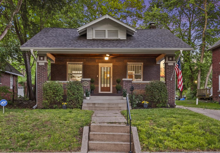 Comfy Cottage In Central Location - Springfield, IL