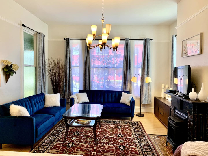 Boutique Unit In Elegant Victorian - Berkeley, CA