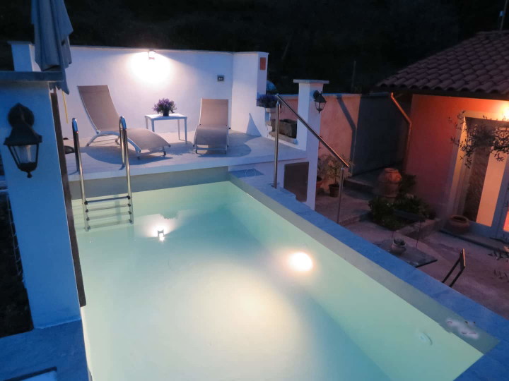 Cabaña Moderna Con Piscina Y Terrazas En Bagni Di Lucca. - Toscana